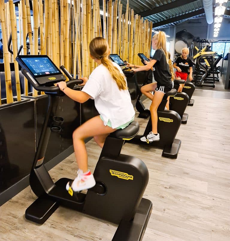 Een complete sportschool | fitness en groepslessen - Arendse